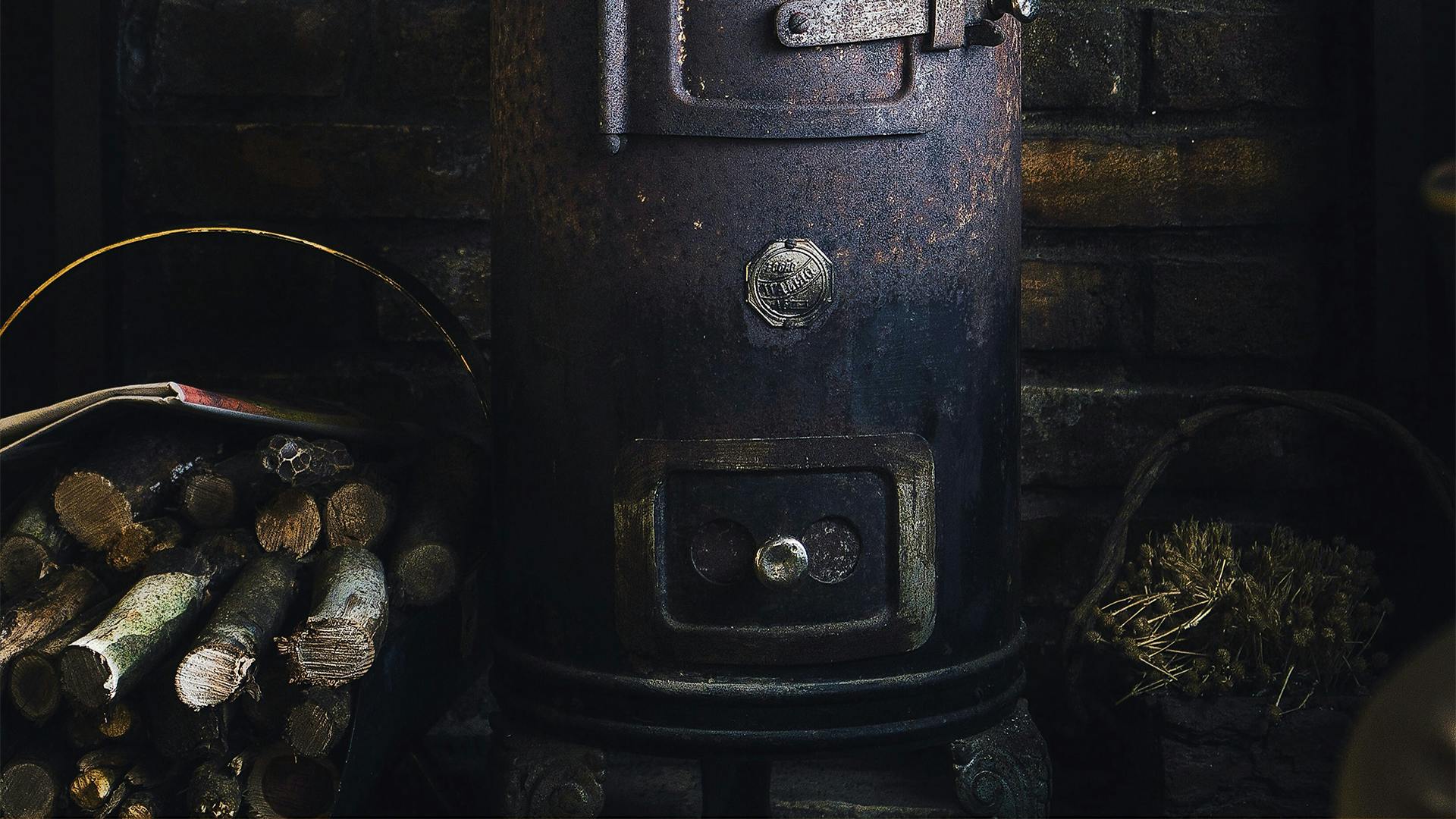 The Benefits & Uses Of Small Logs